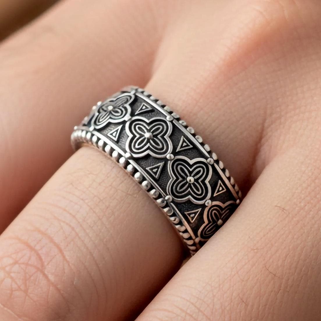Ornamental Pattern Band Ring | Vintage Silver Floral Jewelry